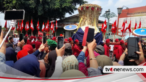 Garebeg Maulud Dal 1959 di Keraton Yogyakarta, Ribuan Masyarakat Lokal ...